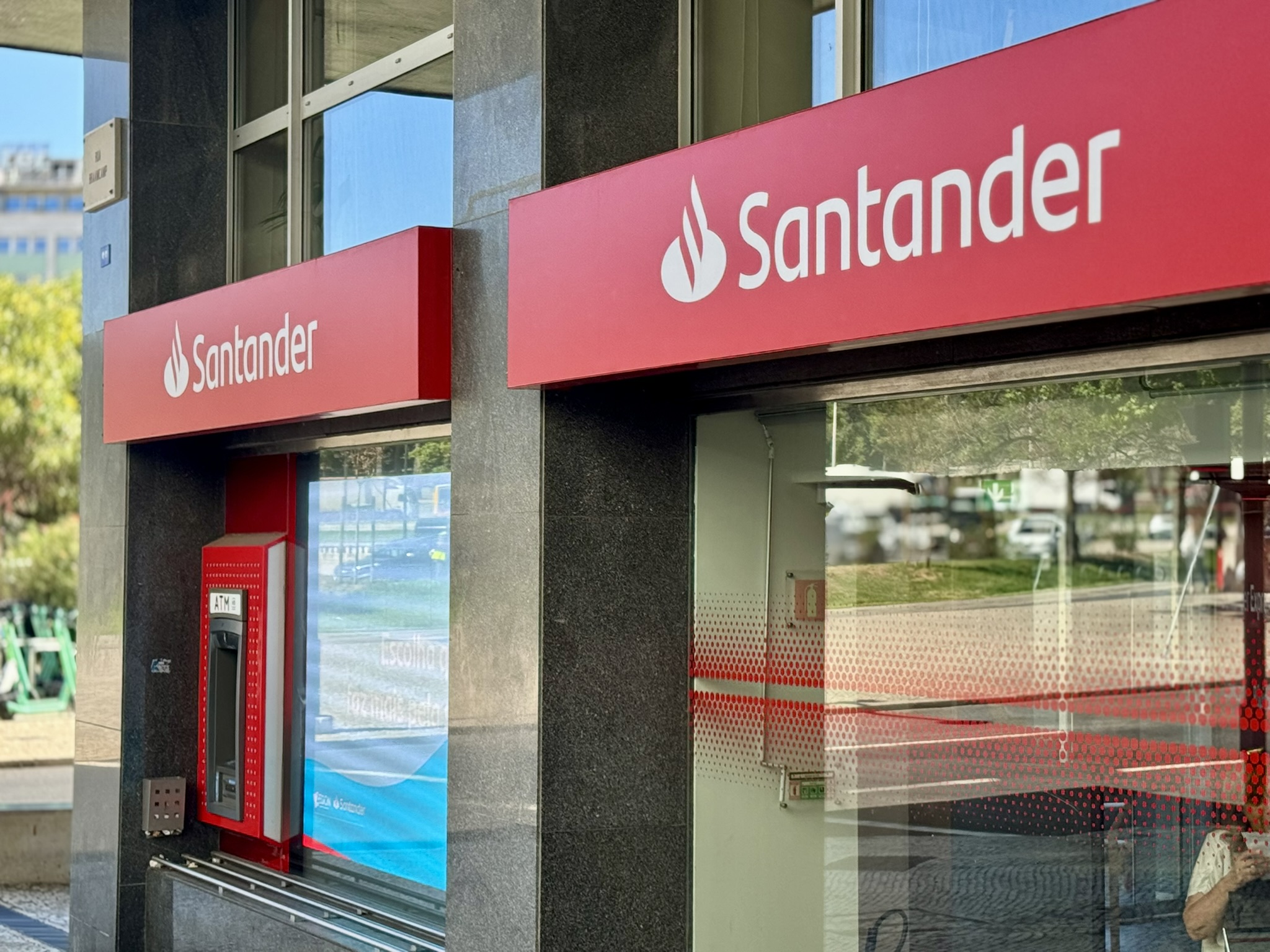 Grupo Santander cresce 12,8% com lucro recorde de 6,83 mil milhões ...